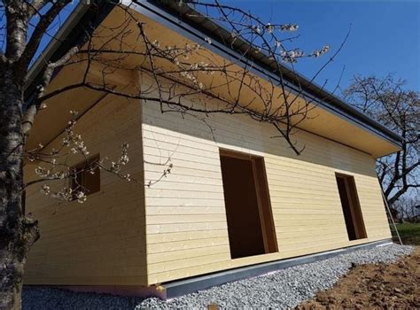 Casa Si Cabana Din Lemn Mansarde Casuta Din Panouri Sandwich