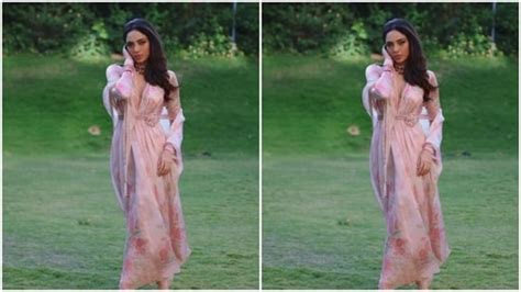Sobhita Dhulipala In A Sheer White Saree Is Giving Us Major Vintage
