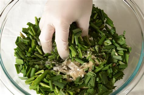 Thai Crispy Garlic Chives Dumpling Gui Chai Tod Asian Inspirations