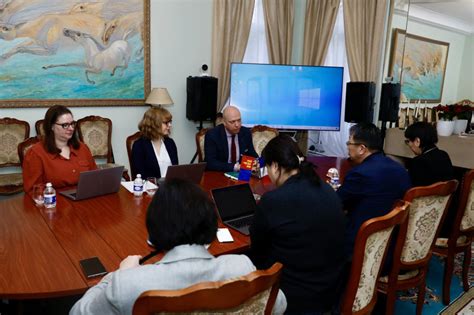 Багш бэлтгэх чиглэлээр Кембрижийн их сургуультай хамтарна