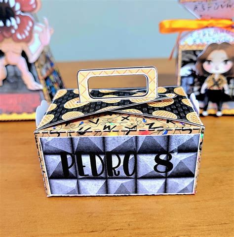 Caixa Rádio Stranger Things Elo7 Produtos Especiais