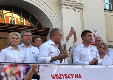 Kampania wyborcza nabiera rozpędu Donald Tusk na trzy tygodnie przed
