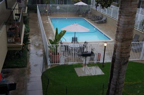Chateau Vue 2920 Clairemont Dr 14 San Diego Ca 92117