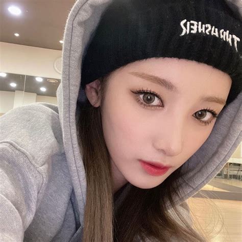 Mori Koyuki Yuki Purple Kiss Selca Icon Pfp Kpop In 2022 Kpop Girls
