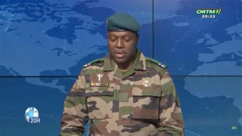 Mali le président de la transition Assimi Goïta gracie les soldats