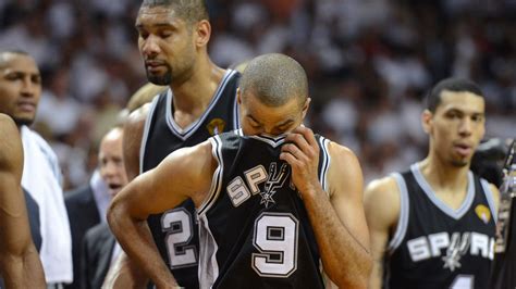 Finale NBA Tony Parker marque un points magnifique sur la tête de LeBron James mais San