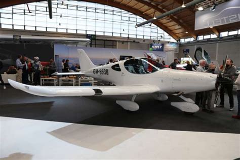 Aviation photographs of Registration: OM-S530 : ABPic