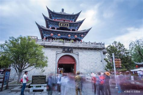 大理古老建筑物五华楼旅游景点真实照片风景图片 2 配图网