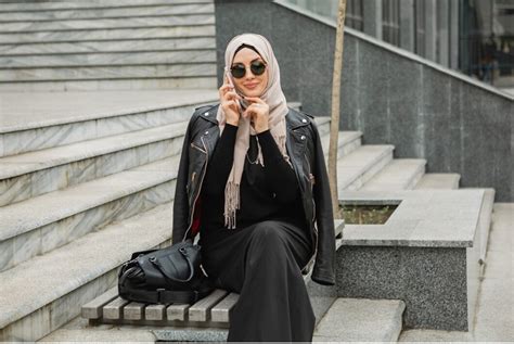 Kartinimedia Id Rekomendasi Warna Hijab Yang Cocok Untuk Baju Hitam