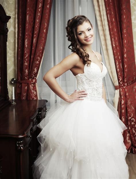 Premium Photo Happy Bride Posing In Hotel Room