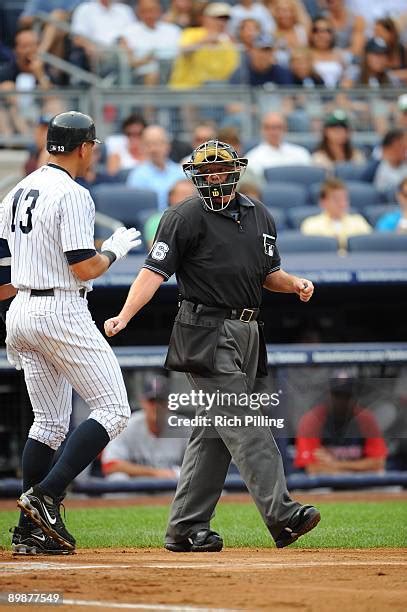 Jim Joyce Umpire Photos And Premium High Res Pictures Getty Images