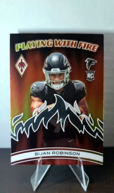 2023 PANINI PHOENIX Bijan Robinson RC Jouer Avec Le Feu Atlanta