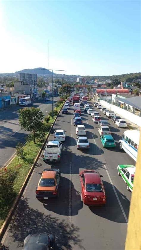 Saturado El Tráfico Vehicular En Acceso Xalapa Banderilla Por Obras En