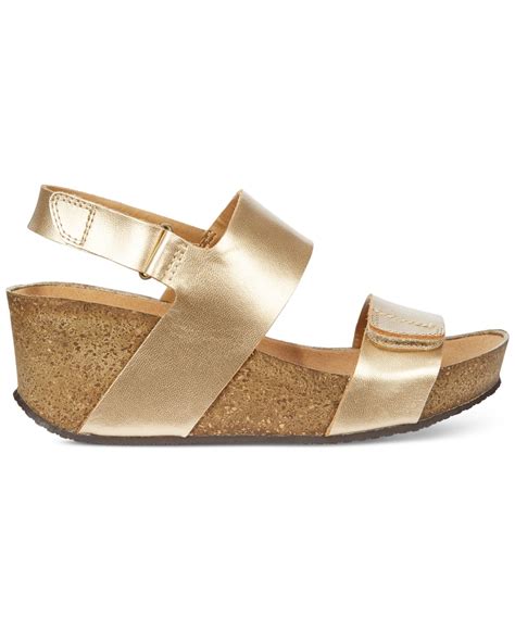 Clarks Leather Collection Womens Auriel Fin Sandals In Metallic Lyst