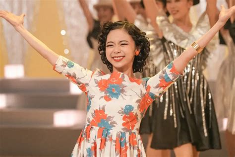 連続テレビ小説「ブギウギ」第1週は「ワテ、歌うで！」。日帝劇場にて。東京ブギウギを歌うスズ子（趣里）（c）nhk ― スポニチ