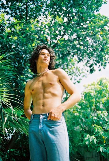 Adrian Viviens Models