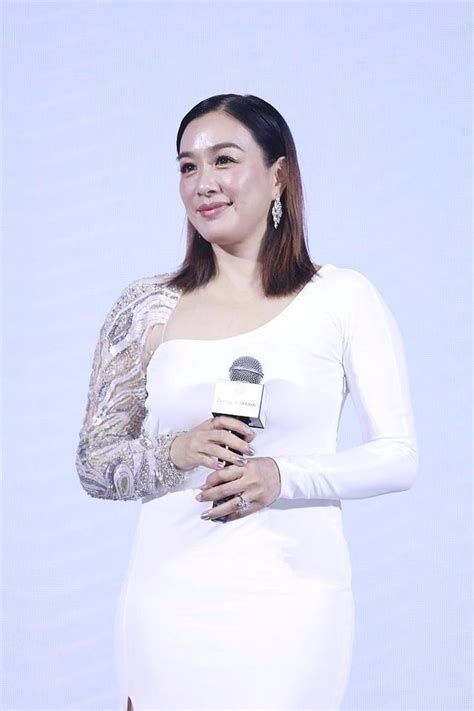 鍾麗緹節目大喊「別說我老公是小白臉」對張倫碩百般遷就讓人心疼 每日頭條