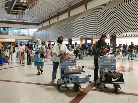 Pilot Sakit Di Atas Pesawat Citilink Mendarat Darurat
