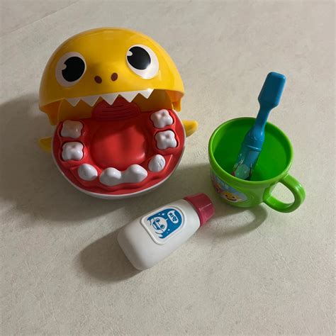 아기상어 치카놀이 양치놀이 칫솔 당근 중고거래