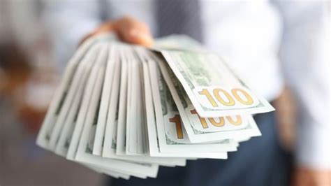 بنكي سعر الدولار اليوم الإثنين 5 4 2021 بختام التعاملات في البنوك