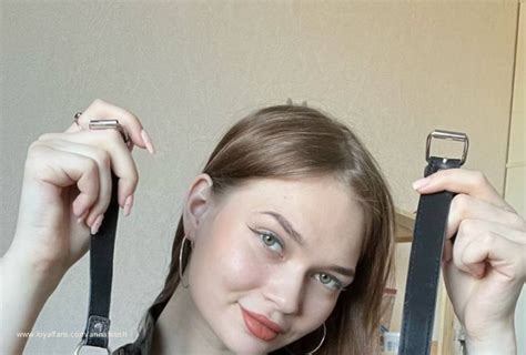 Which Option Will You Choose Anna Fetish Official Photos Loyalfans Com