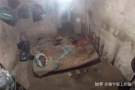 33岁女子逃离疯子的地牢，19岁时被绑架，被当做性奴囚禁14年 知乎