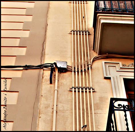 Electricidad Electricitat Acometidas eléctricas y acometidas de gas o agua