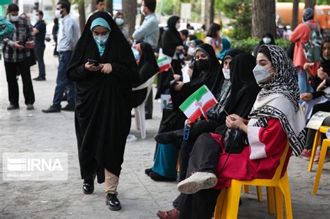 ایرنا جشن هواداران حجت الاسلام رییسی در کرمانشاه پس از اعلام نتایج
