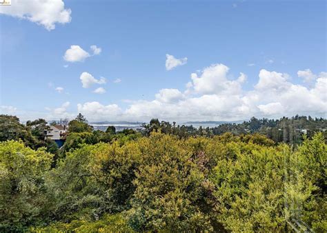 7251 Skyline Blvd Oakland Ca 94611 Redfin