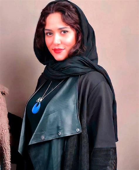 دسته گل فرانسوی و کیک تولد فیلینگ پریناز ایزدیار شوکای سریال ازازیل در جشن تولد خودمونی مثل