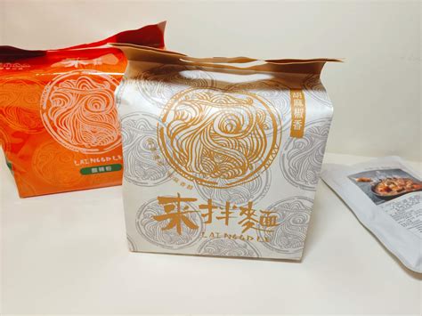 宅配美食｜漢來美食酸辣粉、胡麻椒香、一吃上癮的五星拌麵、紅燒牛腩、心裡有嗜蛋捲禮盒！｜ 小美很愛嚐推薦