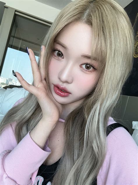 아이돌 이슈 요즘 미모 급상승중인 빌리 하람  하람이 금발 찰떡이야 점점 예뻐져 💛
