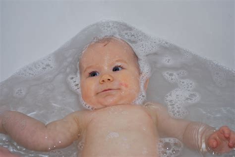 The Warrens Rachels Visit Bathtime Fun