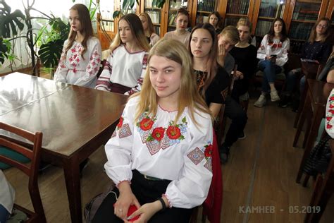 СЛАВЯНСКИЙ ХИМИКО МЕХАНИЧЕСКИЙ ТЕХНИКУМ Встреча с поэтессой