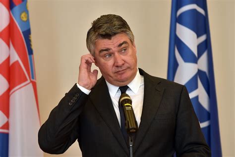 Milanović Danas Na Privatnoj Audijenciji Kod Pape Franje Odnio Mu Je I