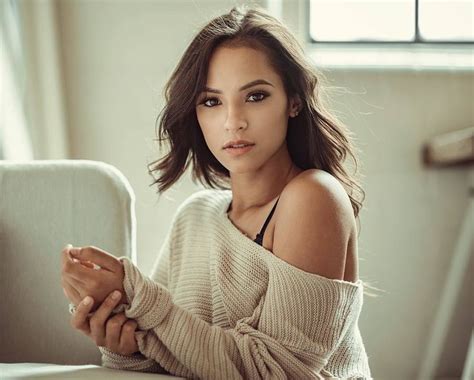 Брюнетка француженка Female Portrait Female Portrait Photography
