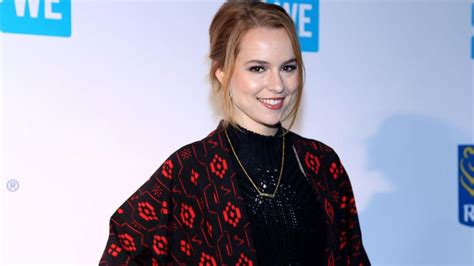 Bridgit Mendler Wasnt Looking For An Acting Job When She Was Cast In