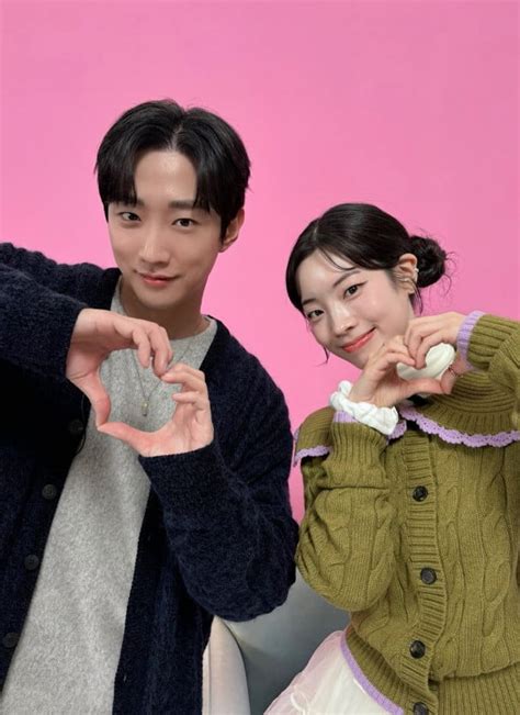 ジンヨンとダヒョン、デート現場を公開！映画『その時、僕たちが好きだった少女』で共演