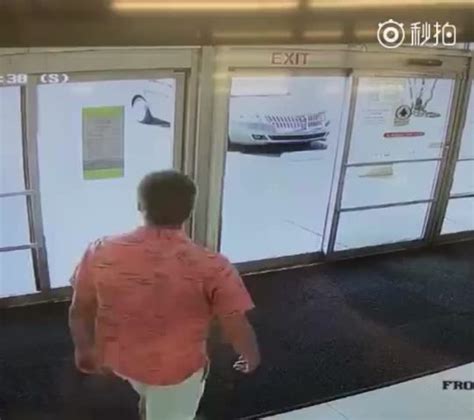 ¿quien Ha Diseñado Estas Puertas Tumbex