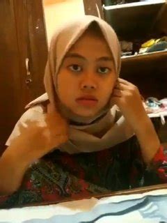 Abg Hijab Viral Pamer Memek Pas Lagi Sendirian Sambil Sange Berat Ngocobat