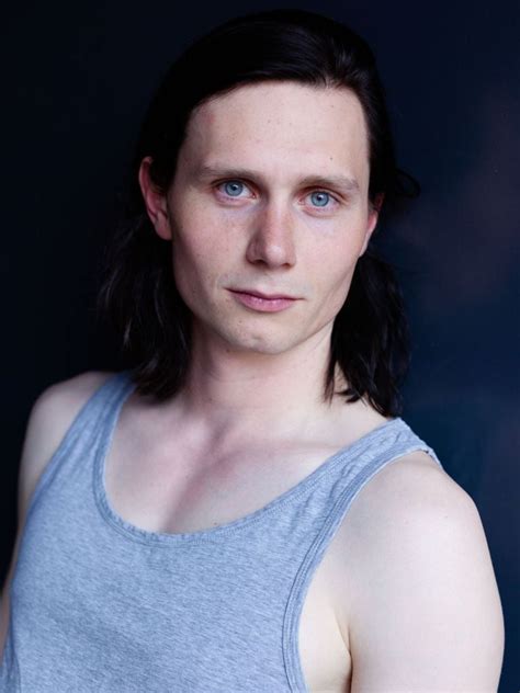 15 Fotos Para Viajar En El Tiempo Con Moritz Jahn De ‘dark