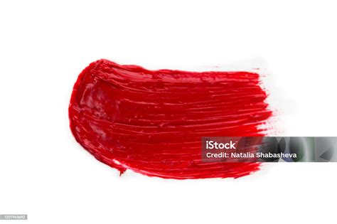 흰색 배경에 고립 된 립스틱 얼룩 얼룩 스머지 스워치 크림 메이크업 텍스처 밝은 붉은 색 화장품 브러시 스트로크 스 와이프 샘플 0명에 대한 스톡 사진 및 기타 이미지