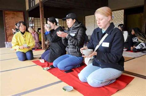 熊本の歴史と文化、外国人が堪能 ジェーンズ邸と水前寺成趣園で「文化財を見る会」｜熊本日日新聞社