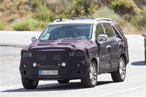 Spyshots 2017 Ssangyong Rexton Testing In Europe Autoevolution