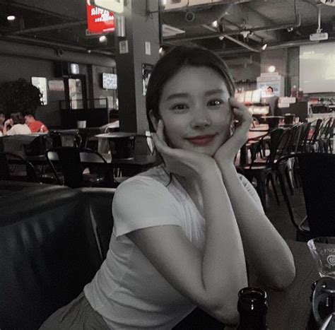 네모주먹 이주빈 수영복 사진 모음 Korean Actresses Actresses Beautiful Celebrities