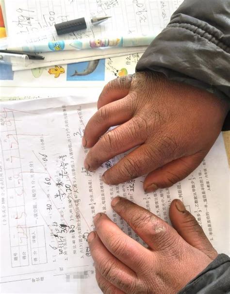 整個朋友圈都在心疼的 「冰花」 男孩，求知的渴望讓你忘記了寒冷 每日頭條