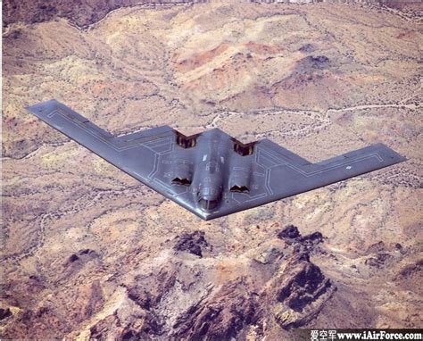 B 2 隐形轰炸机 空中飞行 爱空军 Iairforce