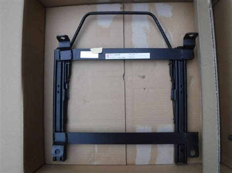 【目立った傷や汚れなし】ae86 Bride ブリッド シートレール 助手席の落札情報詳細 ヤフオク落札価格検索 オークフリー