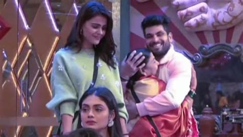 Bigg Boss 16 Shiv Thakare Eye Infection Sister Reveals Mom Reaction