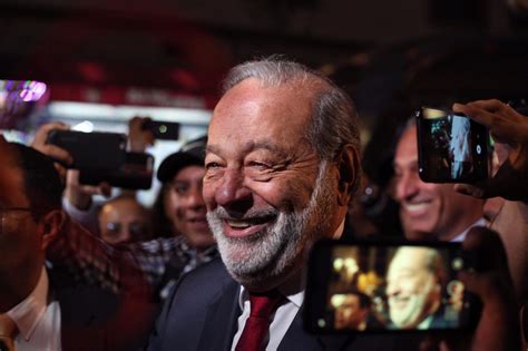 Qué dice la carta compromiso que entregó AMLO a los empresarios y por qué lo comparan con el